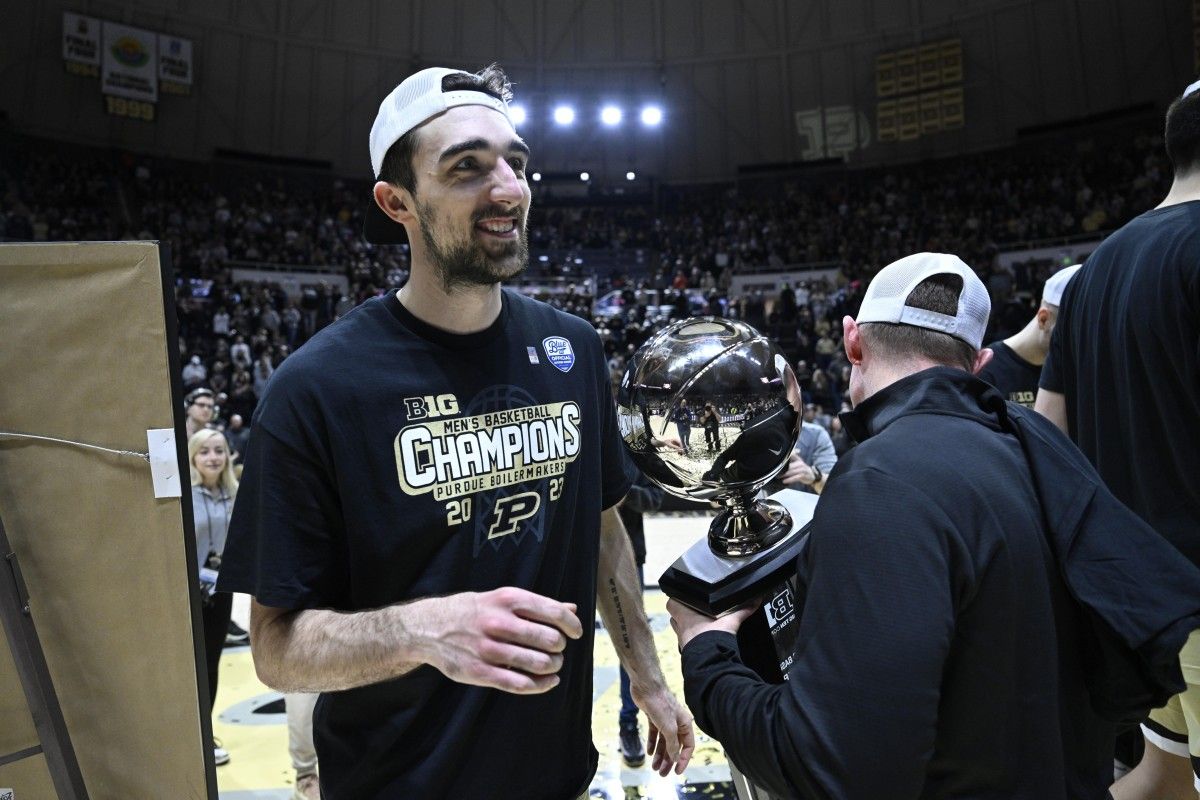PHOTO GALLERY: Purdue Holds Off Illinois For 76-71 Win at Mackey Arena ...
