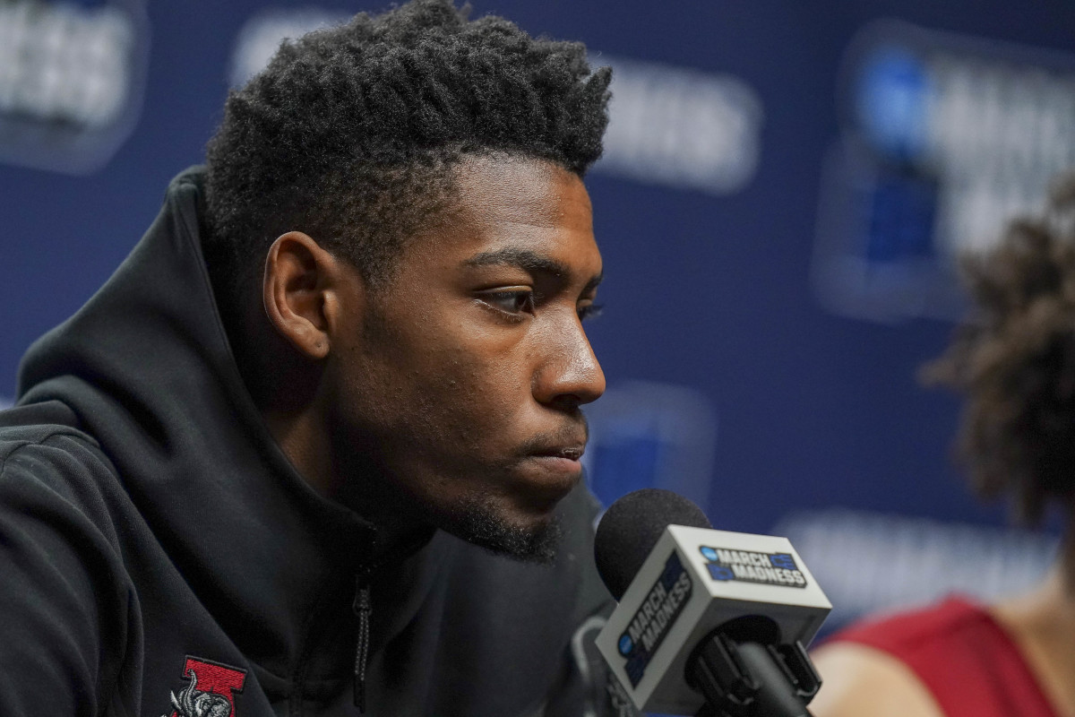 Brandon Miller Accompanied by Security at NCAA Tournament - Sports ...