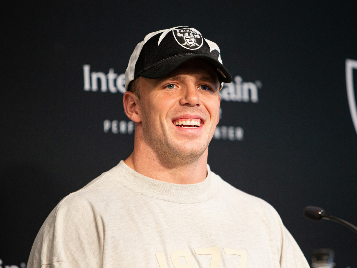 From Las Vegas Raiders training camp: MLB Robert Spillane - Sports Illustrated Las Vegas Raiders ...