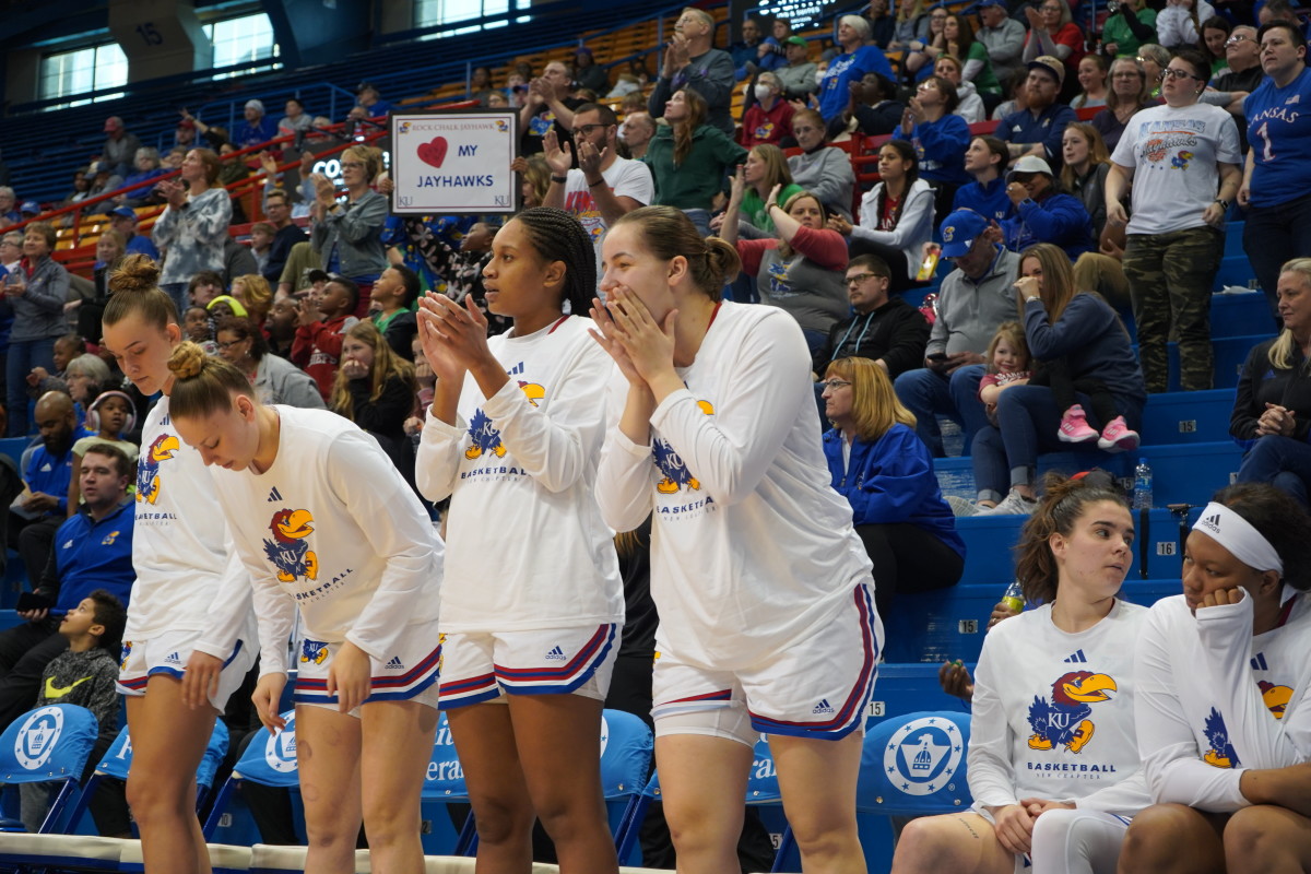 Huge third quarter powers Jayhawks to win over Lady Toppers, 86-72 ...