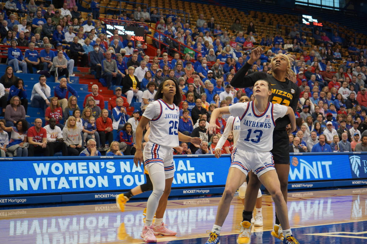Kansas defense swarms Missouri to take 75-47 victory in the second ...