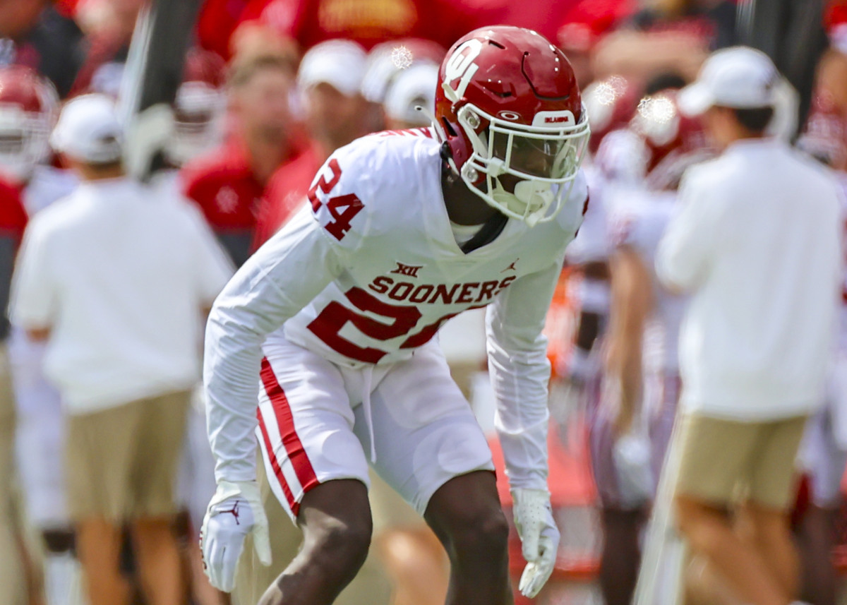 Oklahoma DB Woodi Washington Embracing a More Vocal Role to Lead Young ...