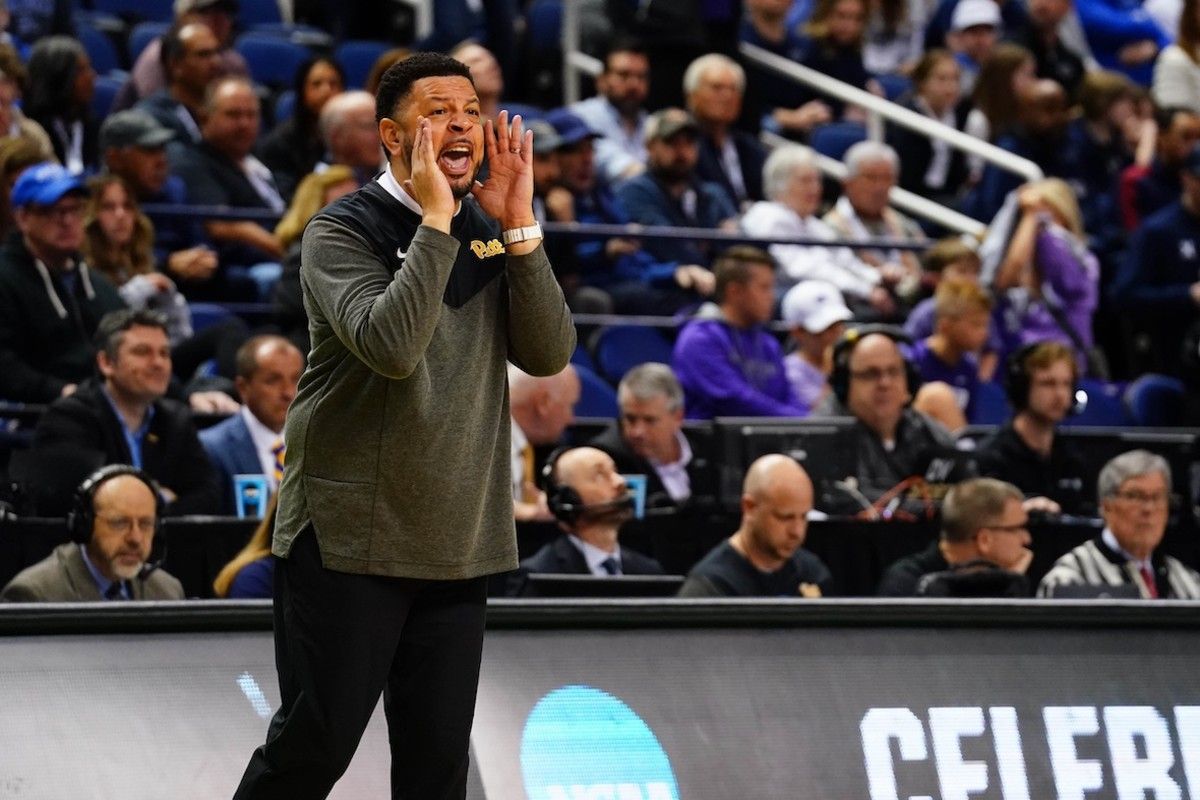 Local Four Star Pf Royce Parham Put Pitt Panthers In Top Four Sports Illustrated Pittsburgh