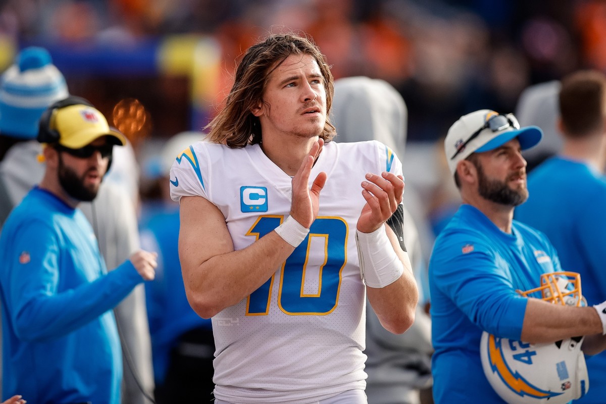 Chargers News: LA Begins Extension Negotiations with Justin Herbert ...
