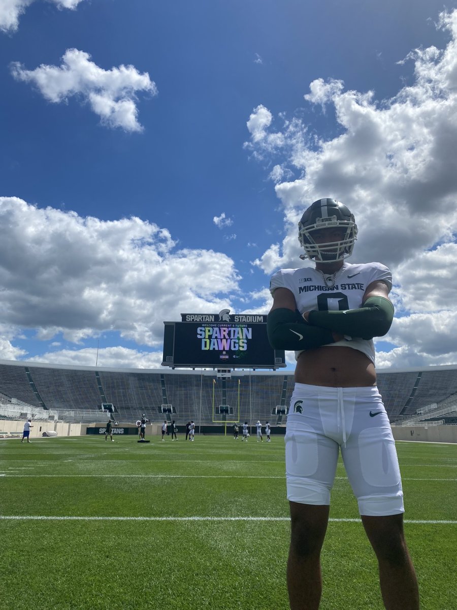 Elijah Rushing Schedules Visit With Tennessee Football - Sports ...