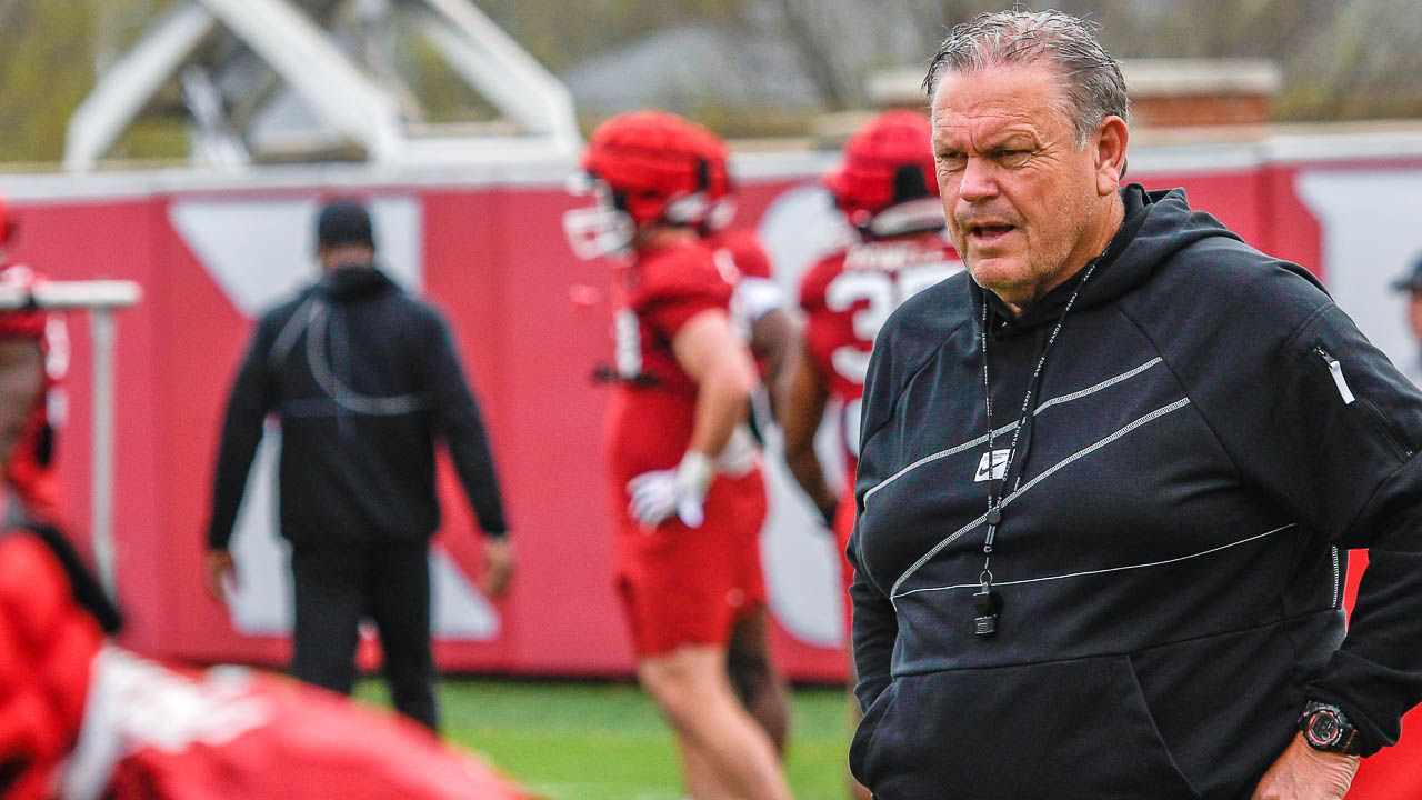 Potential OL Transfer Will Visit Arkansas Razorbacks Next Weekend ...