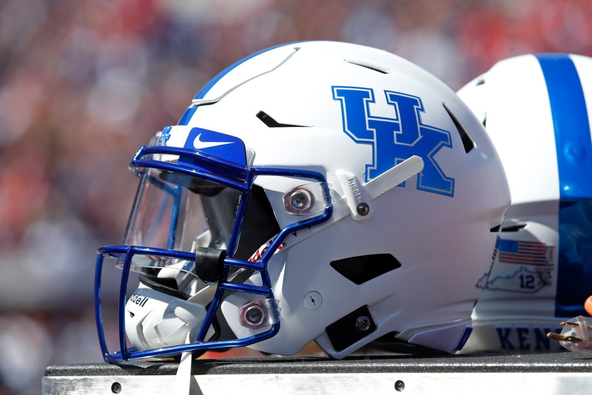 Kentucky Offers 2025 Top-25 Prospect EDGE Ari Watford - Sports ...