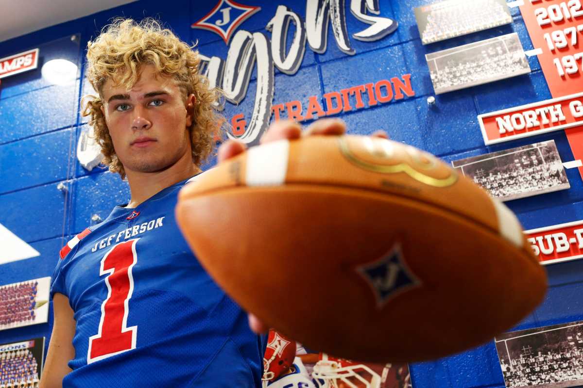 Sammy Brown Visits Tennessee Football - Sports Illustrated Tennessee ...