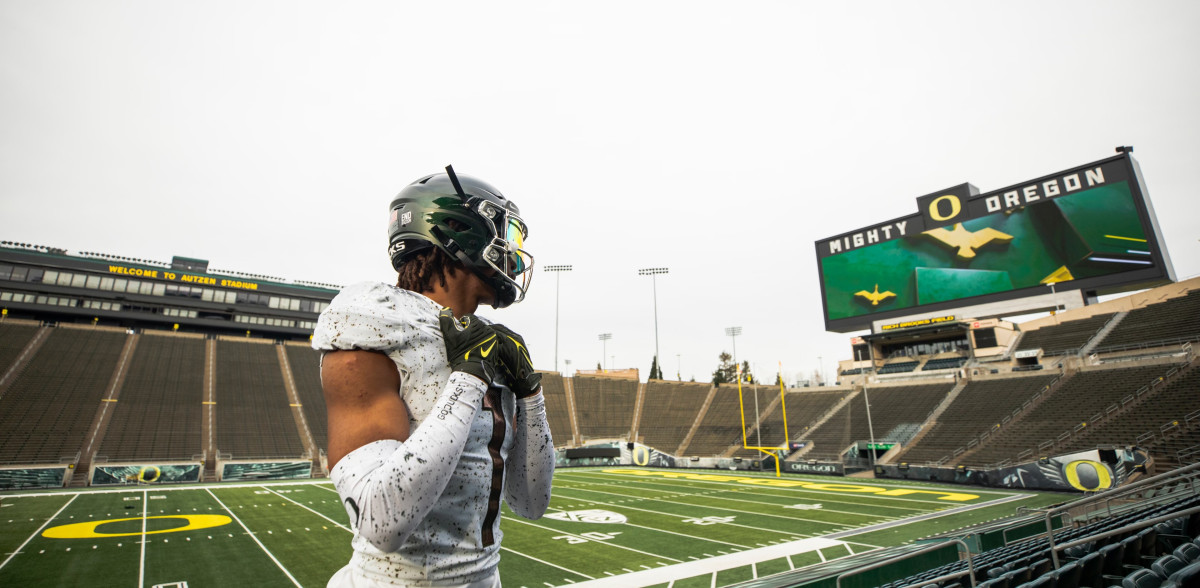 Oregon Recruiting: Safety Aaron Flowers Details Oregon Football ...
