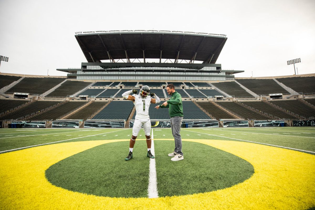 Oregon Recruiting: Safety Aaron Flowers Details Oregon Football ...