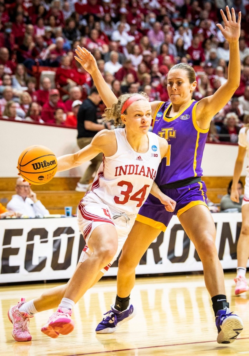 Opinion: Louisville Women's Basketball Ex-Star Hailey Van Lith Would be ...