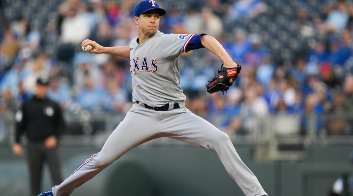 Rangers’ Jacob deGrom Pulled From No-Hitter Due to Injury - Sports ...