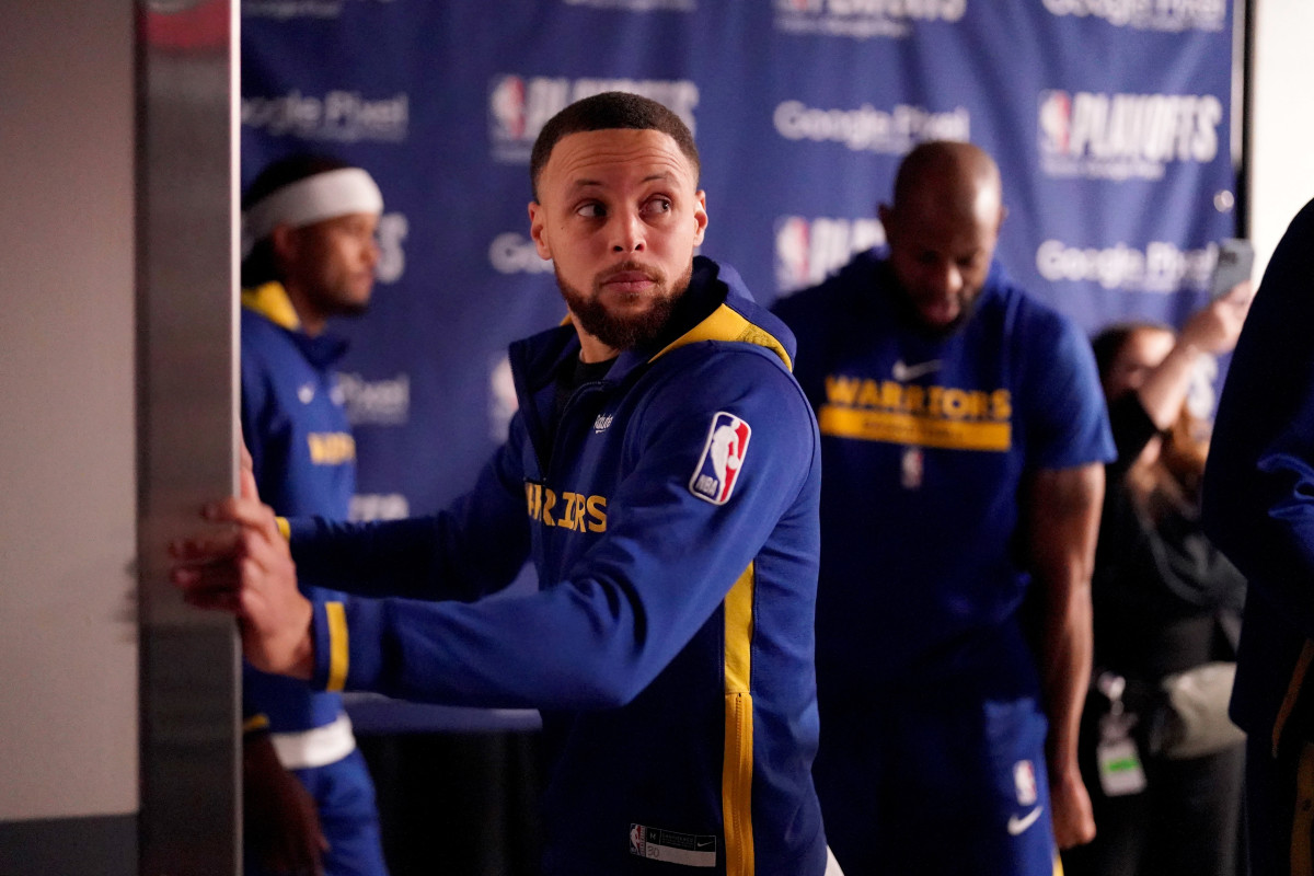 Steph Curry Reacts to Draymond Green Stomping on Domantas Sabonis - Inside the Warriors