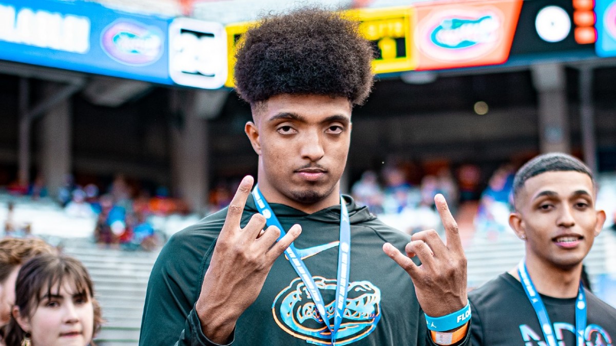 LB Adarius Hayes 'Locked In' With Florida, Recruiting for Gators ...