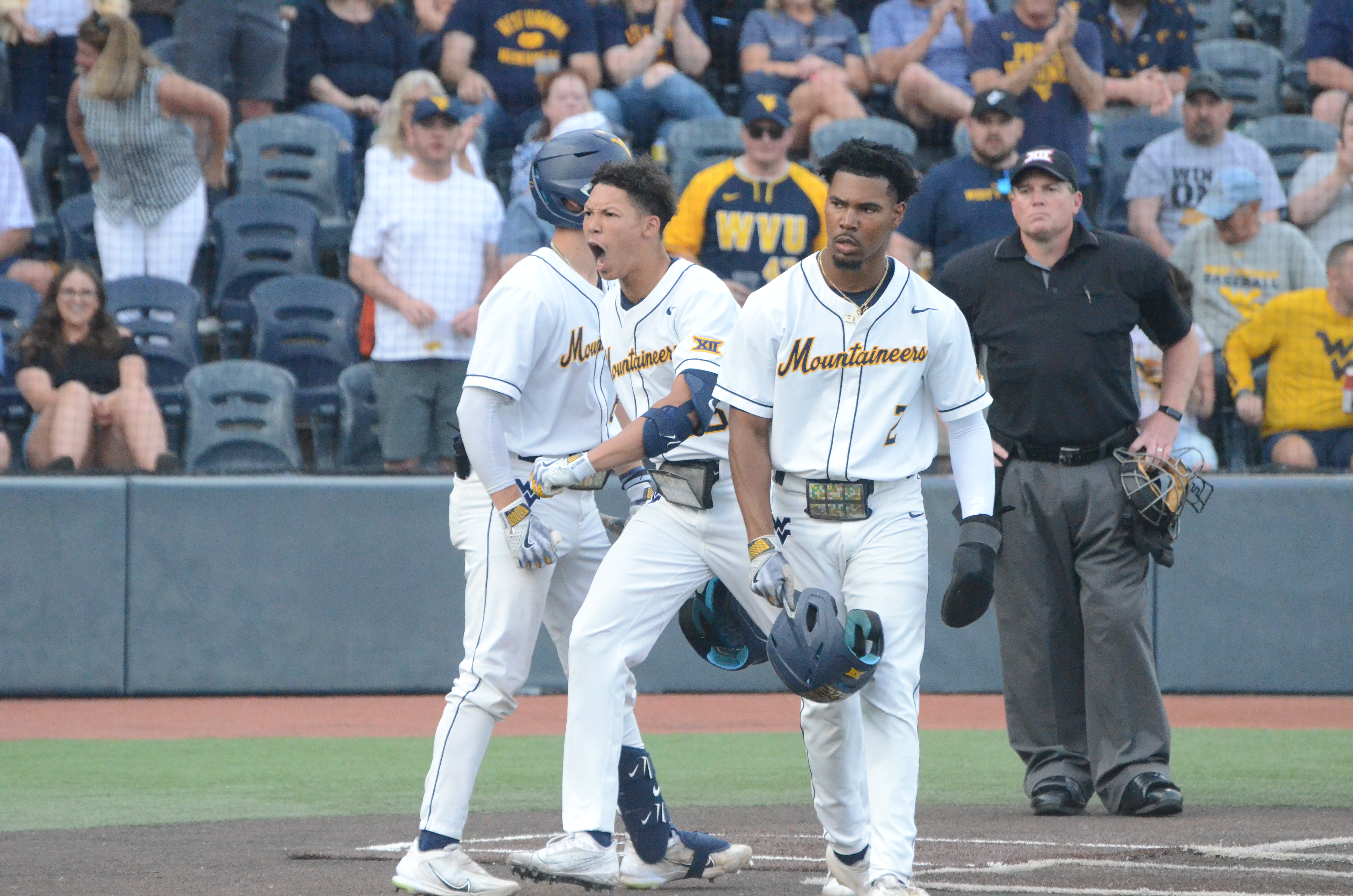 Mountaineers Hold off Horned Frogs in the Series Opener 5-4 - Sports ...