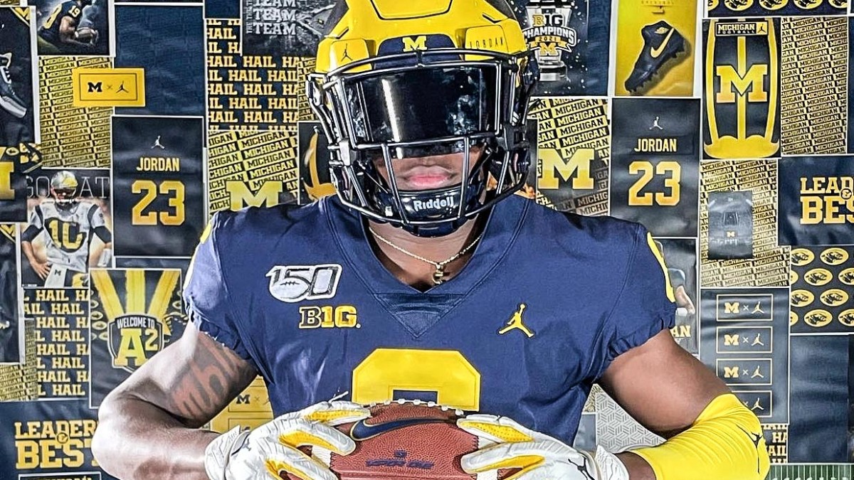 Big Time Athlete Boo Carter Poses In Michigan Gear, Puts U-M In Top ...