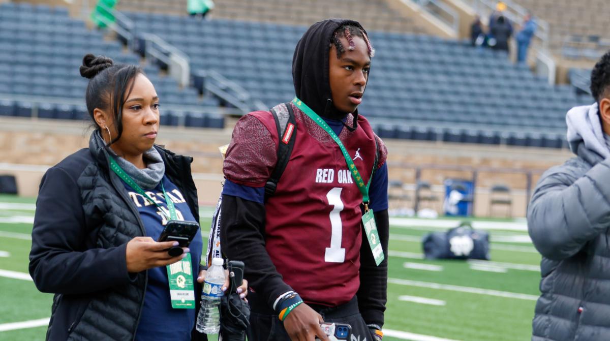 Texas Pass Catcher Taz Williams Jr. Recaps Blue-Gold Game Visit ...