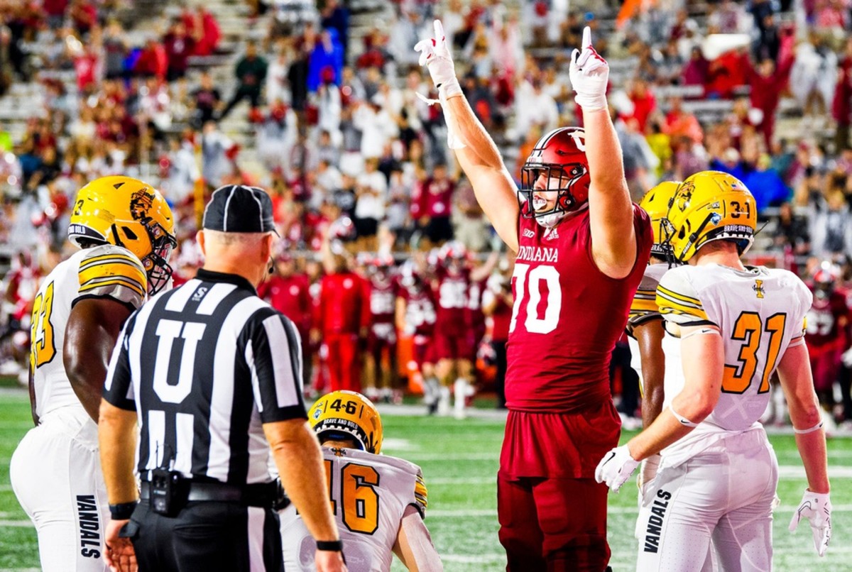 Former Hoosier Luke Haggard Signs With Tampa Bay Buccaneers as ...