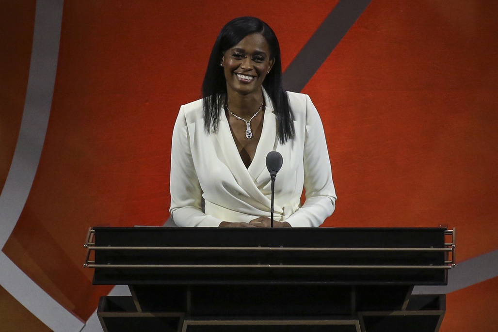 Swin Cash Introduces 'She's Got Time' Summit - Sports Illustrated New ...