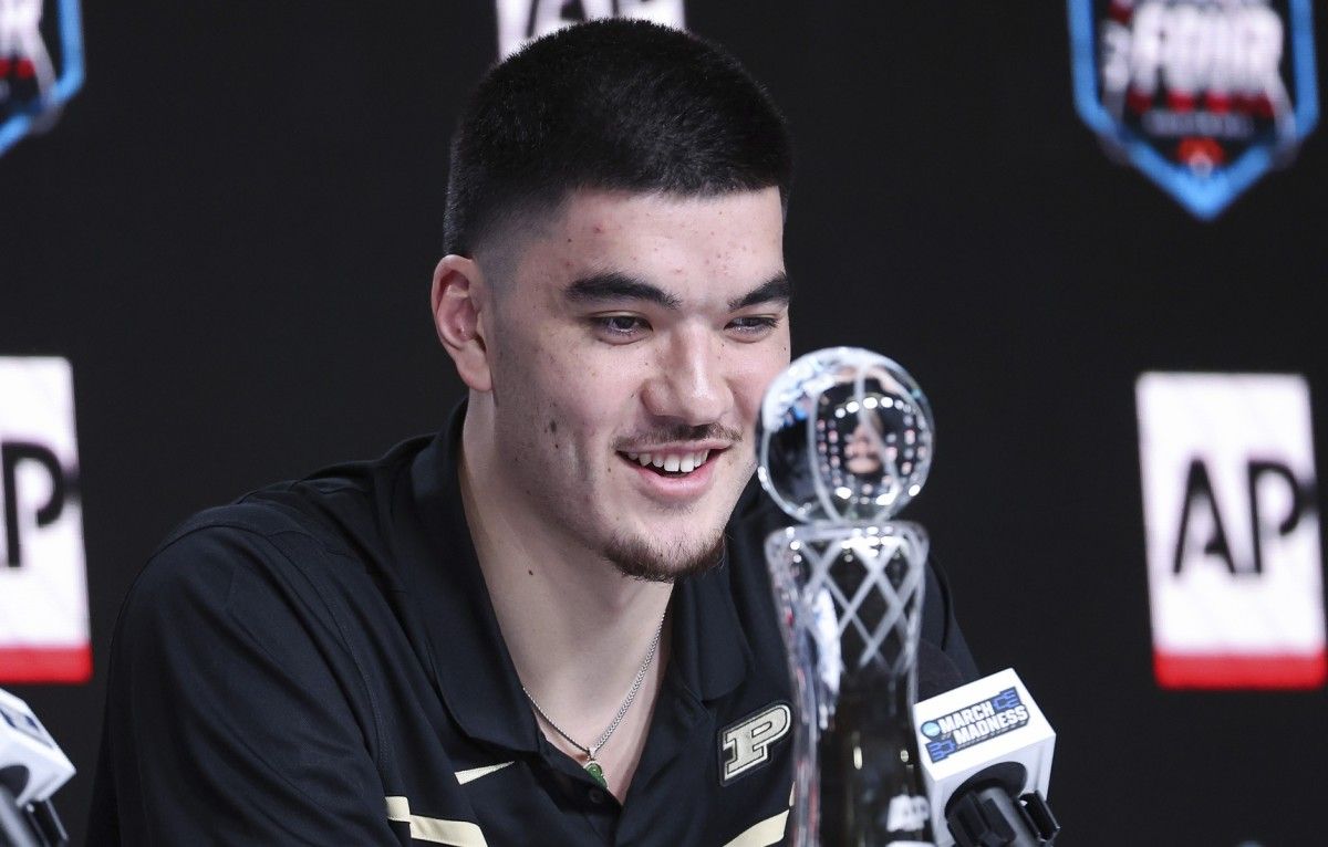 Exclusive: Zach Edey Says Return to Purdue 'Still an Option,' But Still ...