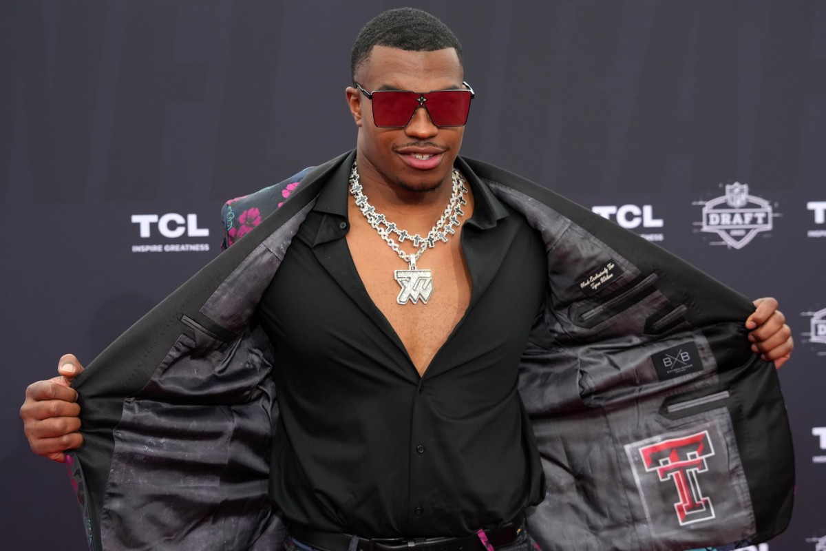 Las Vegas Raiders new defensive line duo - Sports Illustrated Las Vegas ...