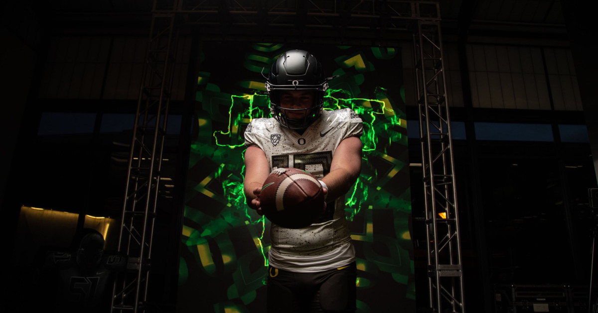 Oregon Recruiting: Oregon Lands Former Austin Peay Punter Matthew ...