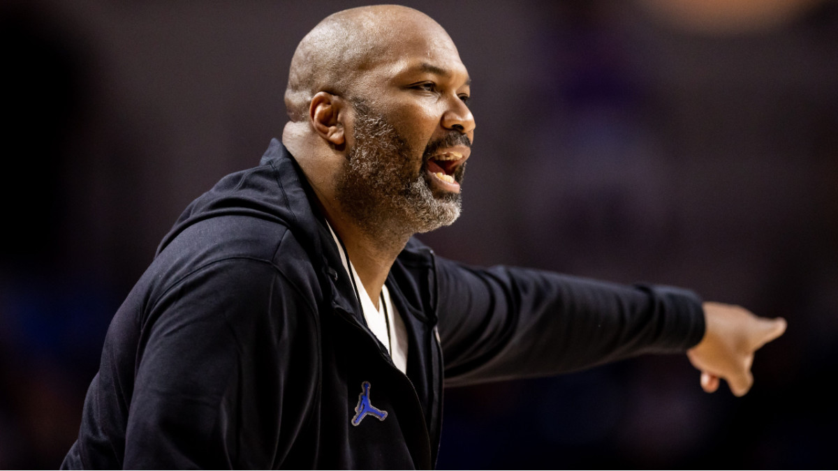 Gators Hoops Assistant Carlin Hartman Named to Tulane Athletics Hall of ...