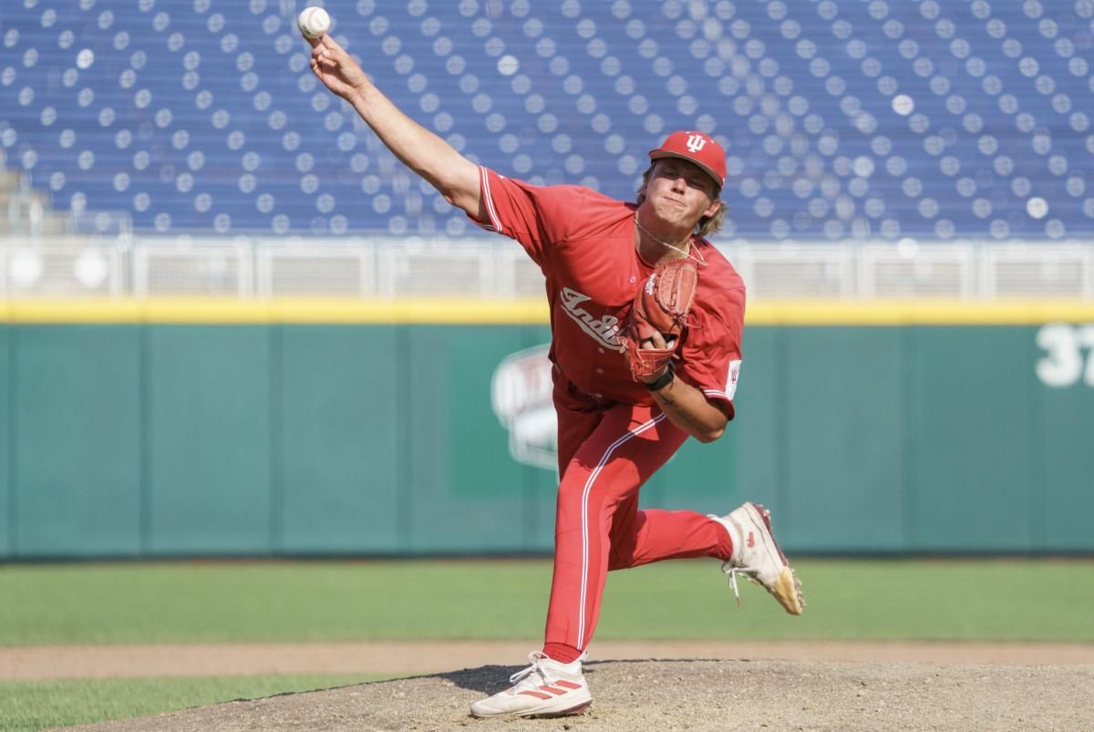 Indiana Hoosiers Waste Great Luke Sinnard Start, Fall 9-4 as Iowa ...