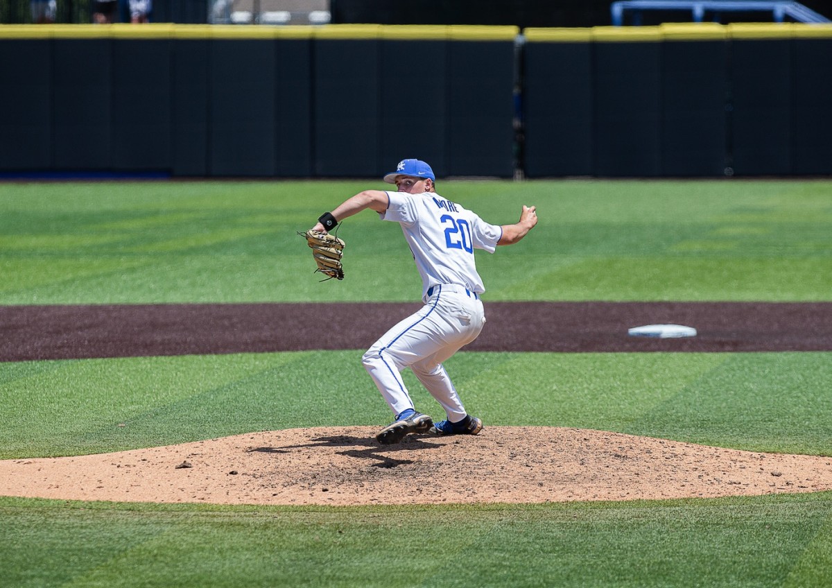 Perfection From Mason Moore Keeps Kentucky Afloat in Ball State Victory ...