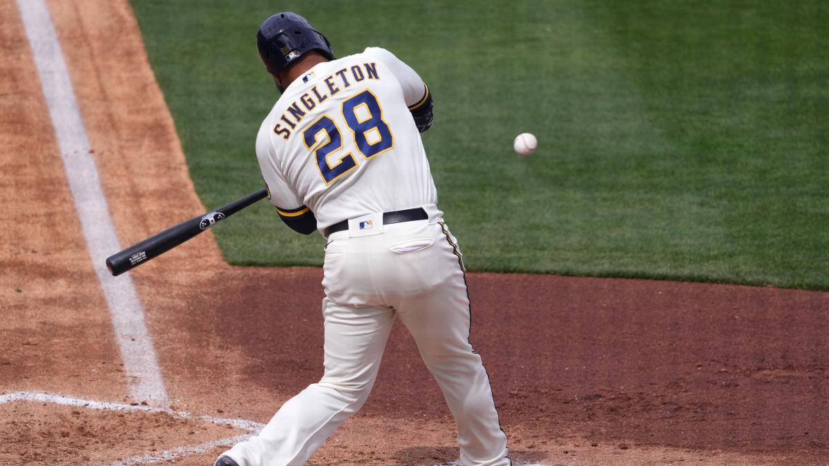 Brewers Call Up Jon Singleton, Set to Make First MLB Appearance Since ...