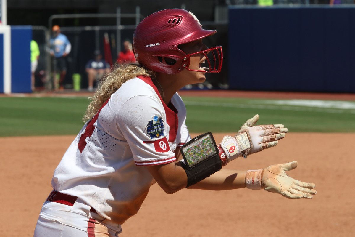 OU Softball: No. 1 Oklahoma Handles Seattle - Sports Illustrated ...
