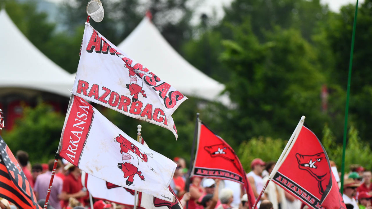 Playing postseason games at Baum-Walker a big edge for Razorbacks ...