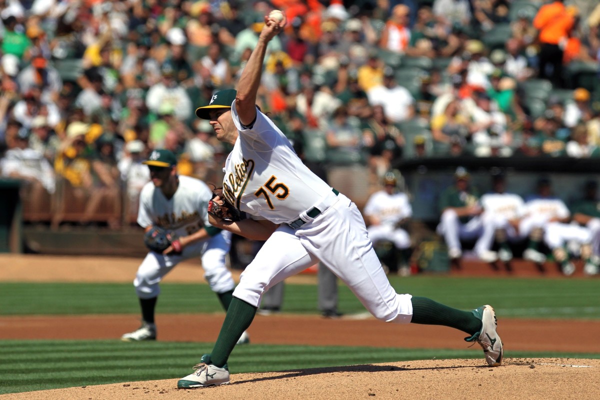 Former Cy Young Winner Barry Zito Pitches For Savannah Bananas on ...