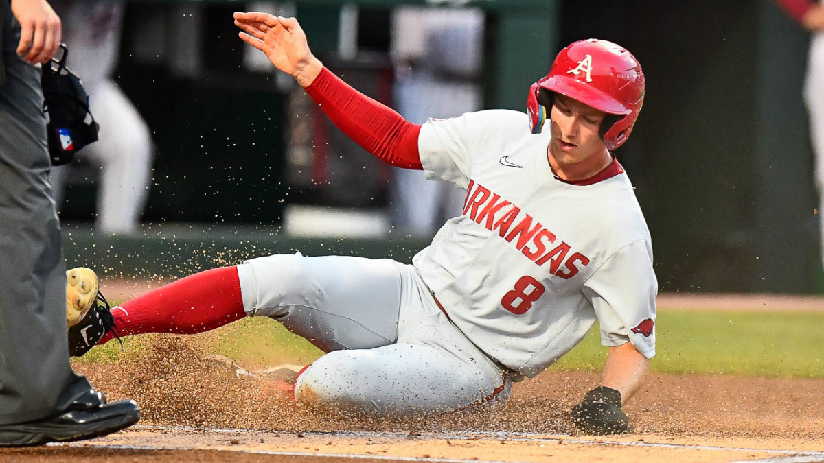 Razorbacks coach Dave Van Horn doesn't have play for real on mound ...