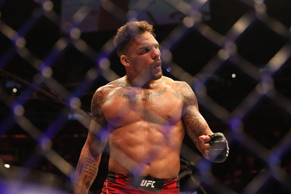Former Alabama LB Eryk Anders Drops Decision at UFC 289 - Sports ...