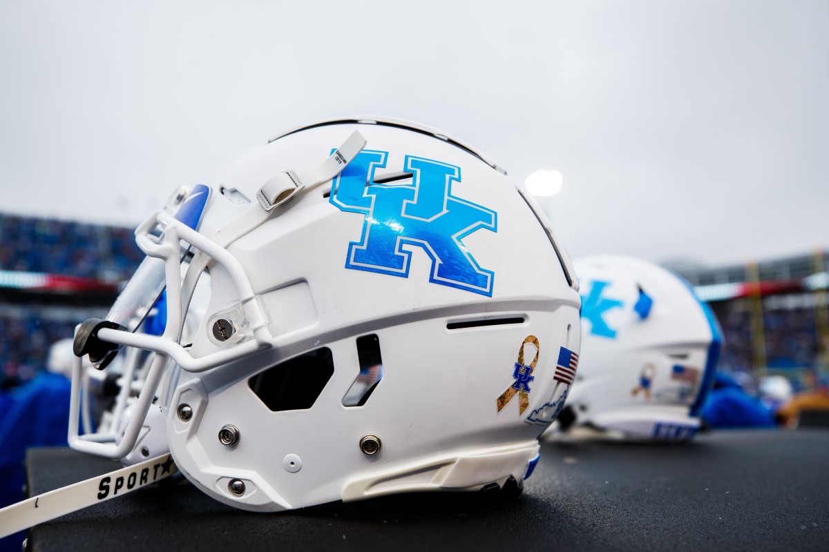 Kentucky Earns Commitment From 3-Star '24 EDGE Antwan Smith - Sports ...