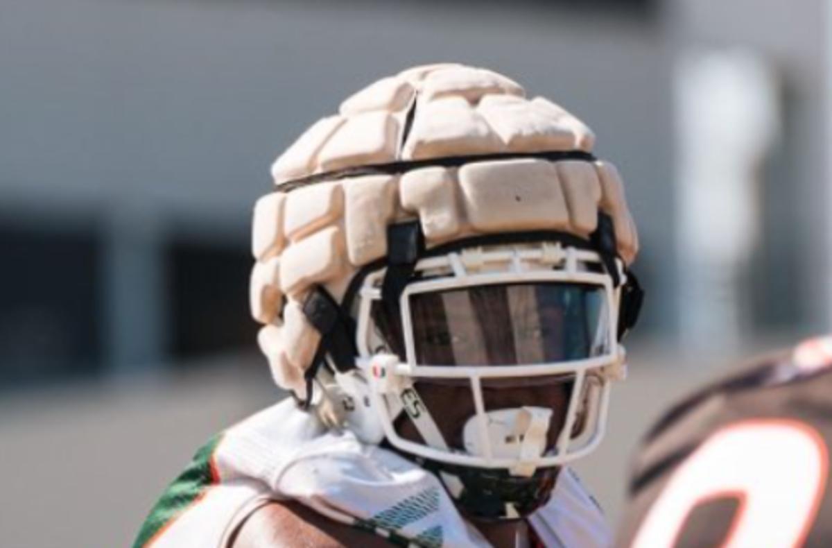 Miami Hurricanes Football Player Profile: Defensive Tackle Ahmad Moten ...