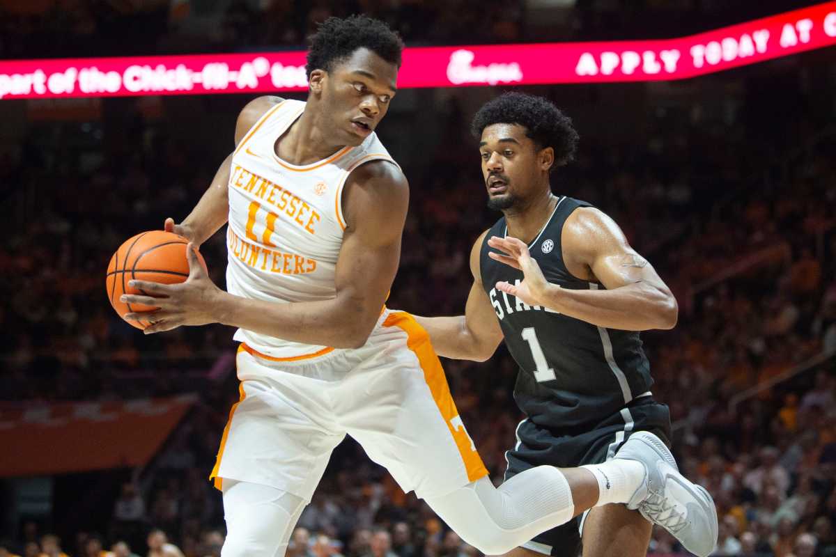 Tobe Awaka Starting Is a Recipe for Success For Tennessee Basketball ...