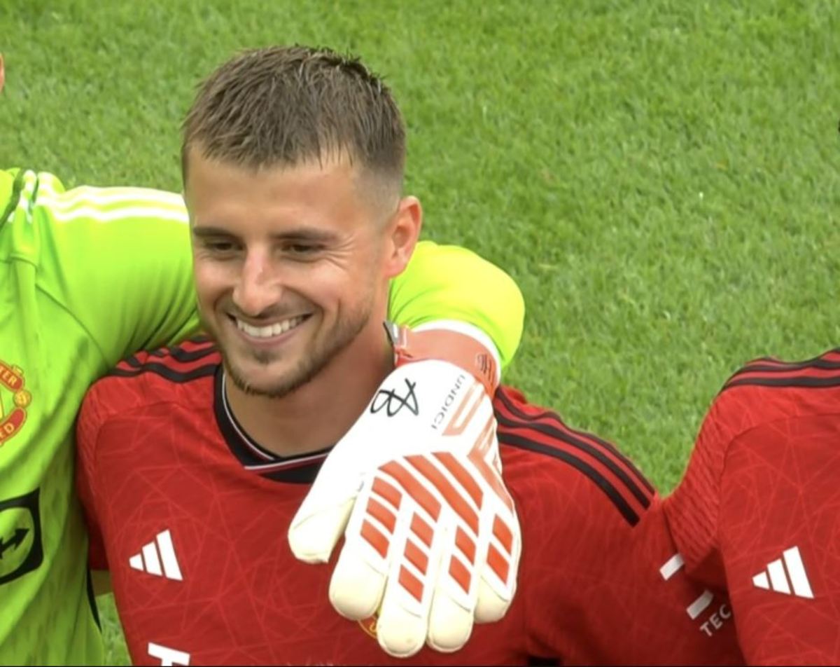 Mason Mount almost marks Man United debut with goal vs Leeds - Futbol ...