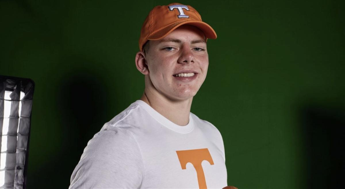 Carson Gentle Signs With Tennessee Football - Sports Illustrated ...