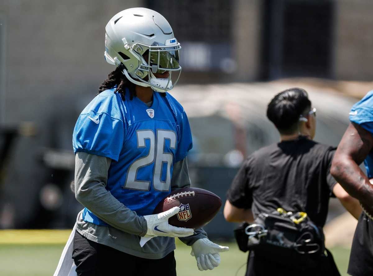 Lions RB Jahmyr Gibbs Puts Pen to Paper on Rookie Deal - Sports ...