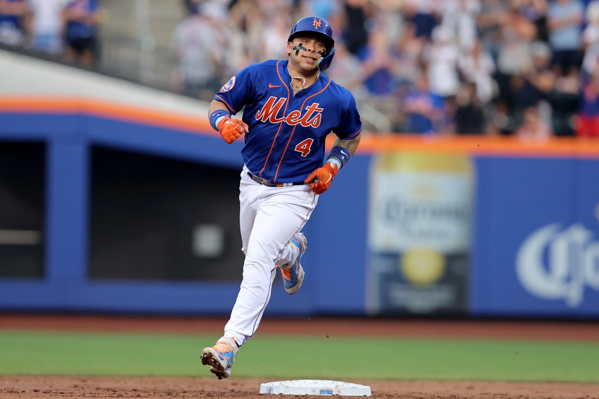 New York Mets Rookie Continues Pursuit of Hall of Famer on Great List ...