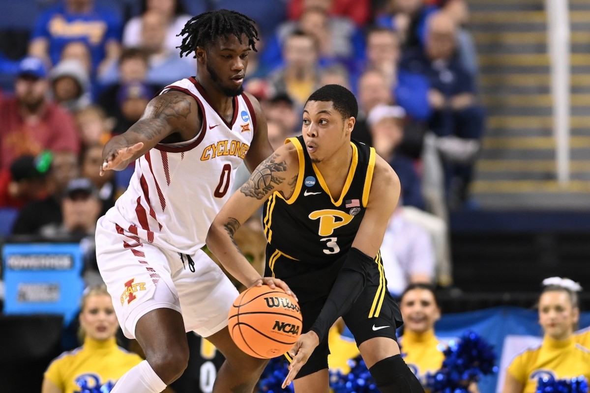 Pitt Panthers G Greg Elliott Preparing for Overseas Career - Sports ...