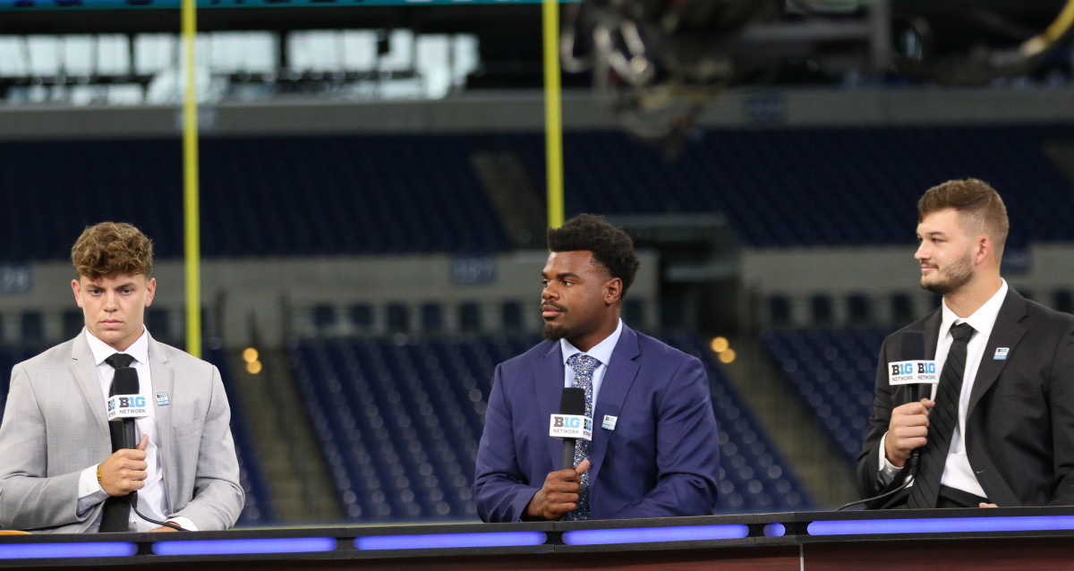 Hawkeyes on B1G Stage at Media Day - Sports Illustrated Iowa Hawkeyes ...