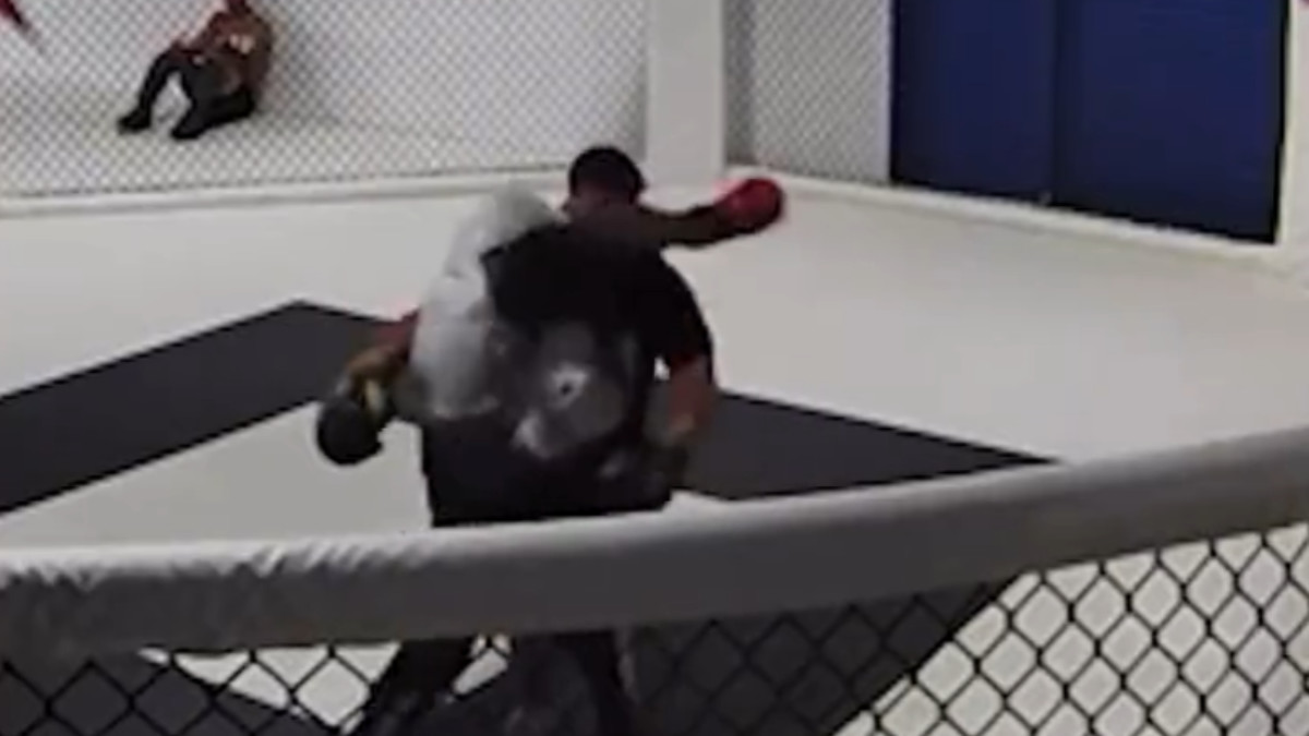 Kelvin Gastelum Reveals Training Injury That Forced Him out of Shavkat ...