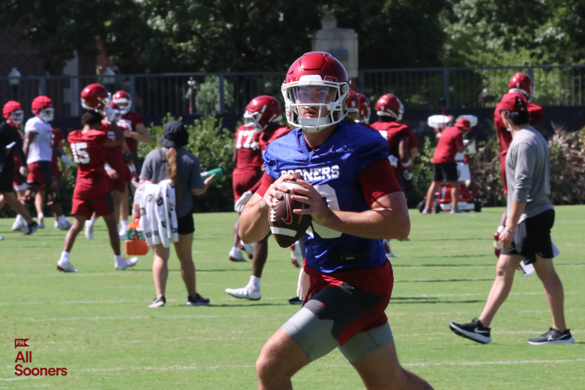 Oklahoma QB Earns Praise From Coaches Early in Fall Camp - Sports ...