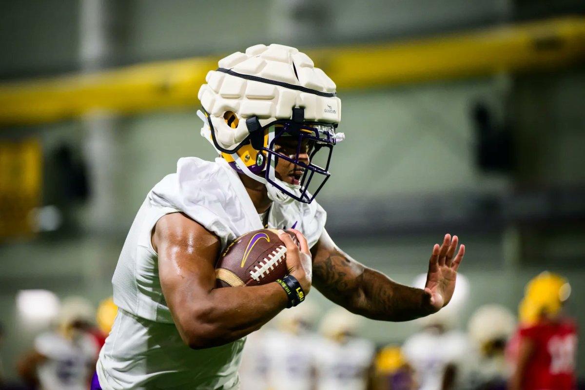 WATCH: LSU RB Logan Diggs on Day 2 of Fall Camp - Sports Illustrated ...
