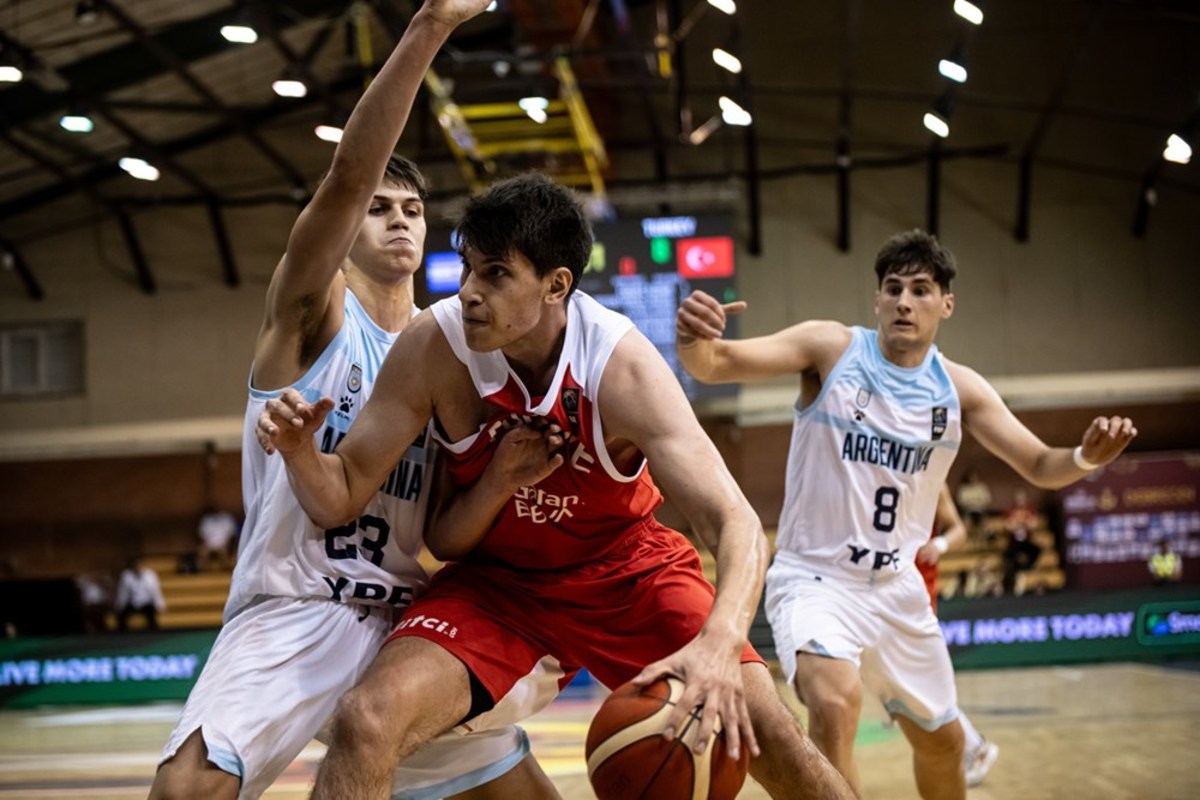 UCLA Basketball: Bruins Officially Sign Elite, International Wing Berke ...