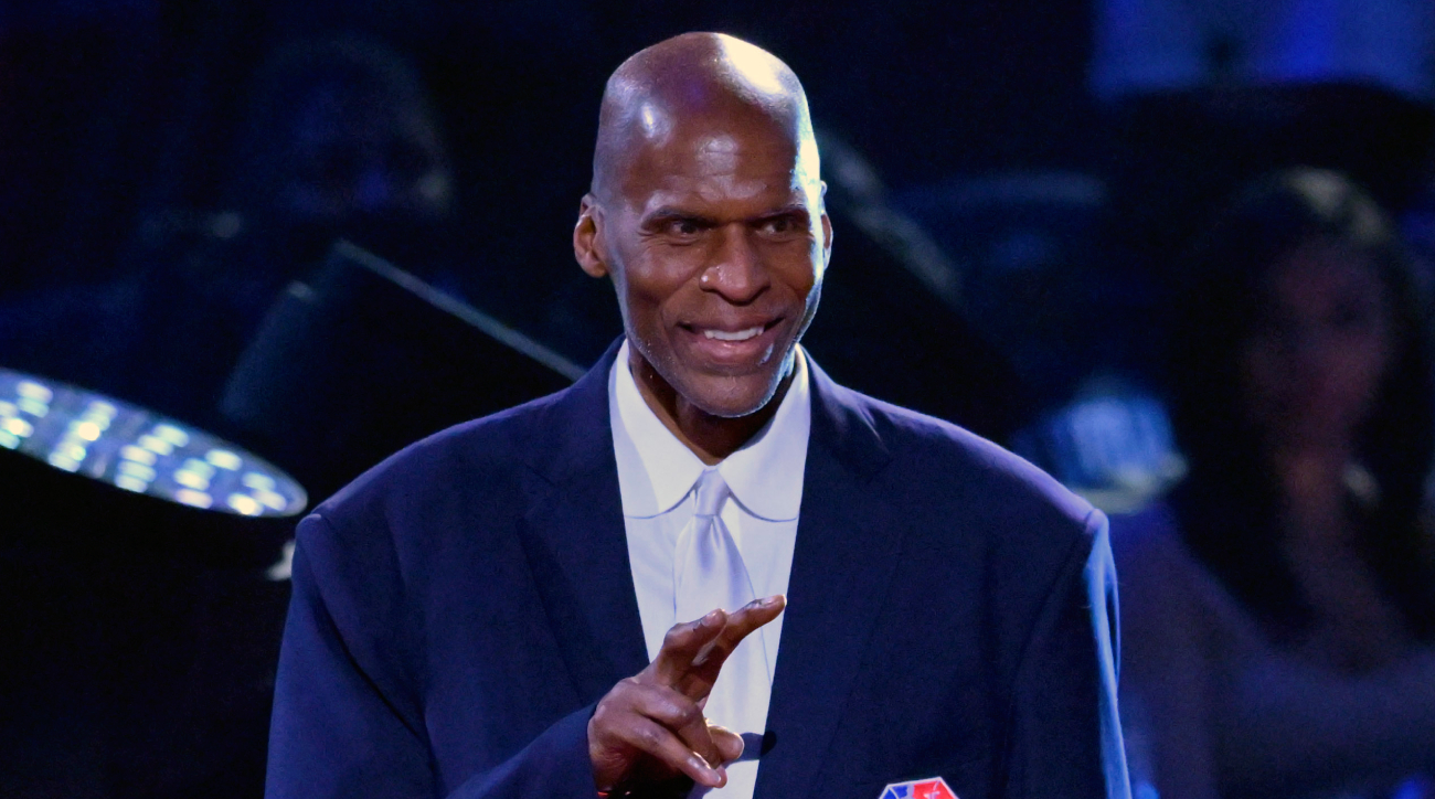 Robert Parish Warns Draymond Green Before Game 3 - Sports Illustrated