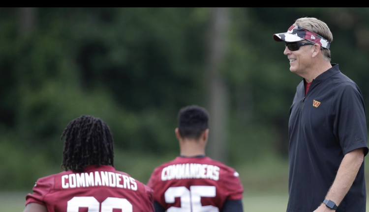 Eliminar: el entrenador de los Washington Commanders, Jack del Rio ...